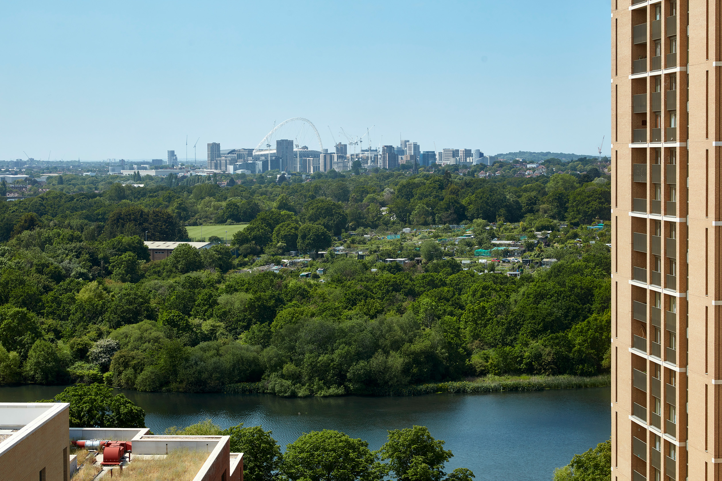 Hendon Waterside: New homes in Hendon, London | Barratt London